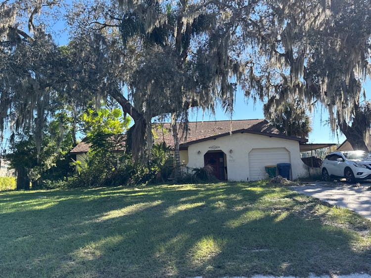 701 Madison Street, Tavares, FL 32778, Lake County | Auction.com