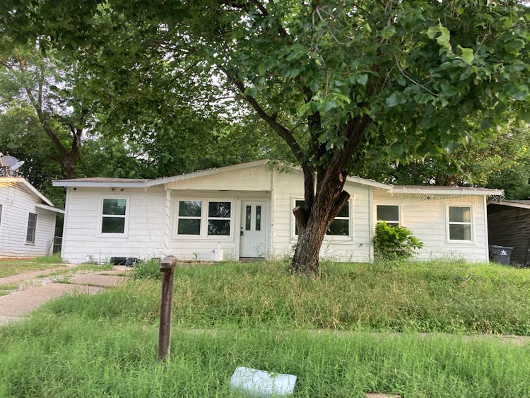 1917 Sidney St, Arlington, TX 76010, Tarrant County | Auction.com