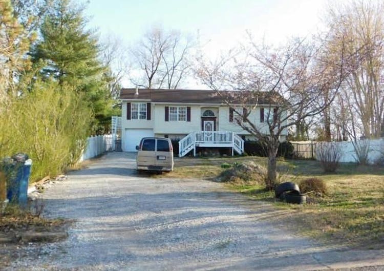 912 Glenn Ave, Carterville , IL 62918, Williamson County | Auction.com