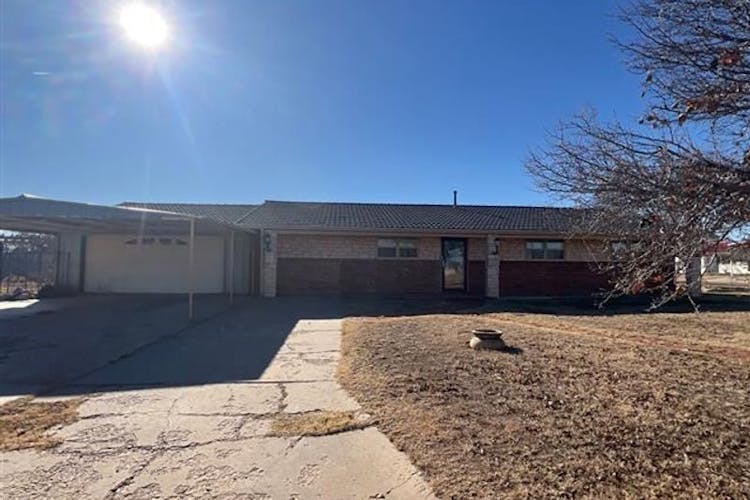 813 NW 8th Street, Tulia, TX 79088, Swisher County | Auction.com