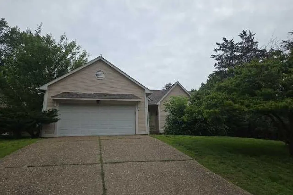 14 Cognac Dr, Lake Saint Louis, MO 63367, St. Charles County | Auction.com