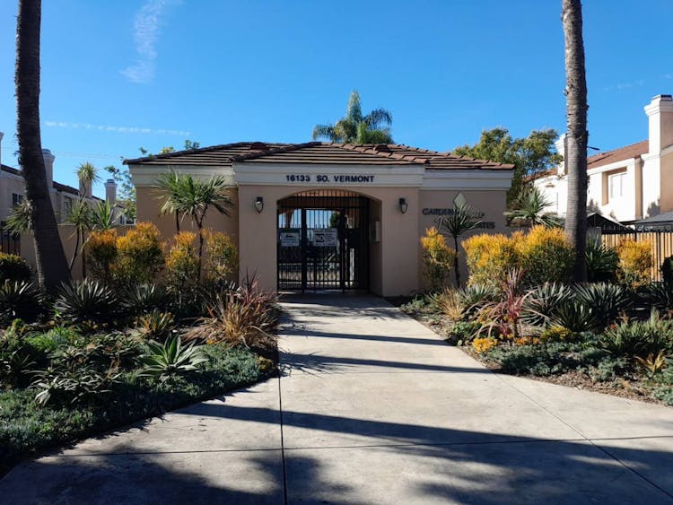 16133 S Vermont Ave #5, Gardena, CA 90247, Los Angeles County | Auction.com