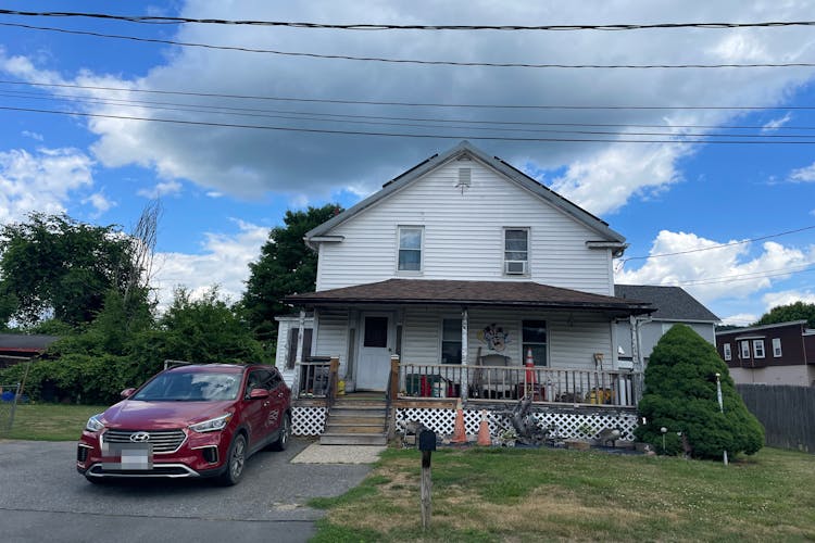 10 Lewandowski Ave, Easthampton, MA 01027, Hampshire County | Auction.com