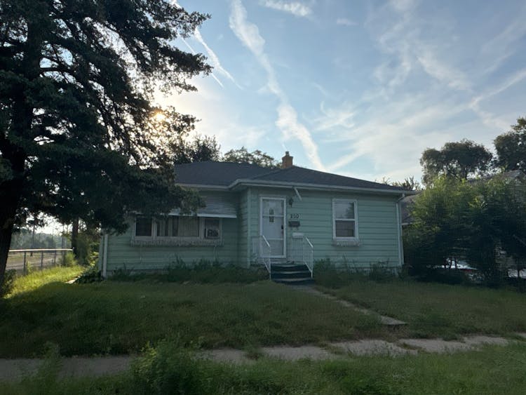 250 Sherman Ave, Waterloo, IA 50703, Black Hawk County | Auction.com