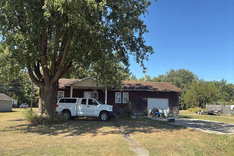 220 S Marion St, Centralia, IL 62801, Marion County | Auction.com