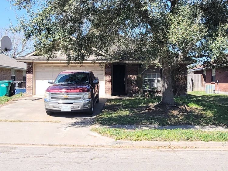 215 Stone Gate Drive, Victoria, TX 77904, Victoria County | Auction.com